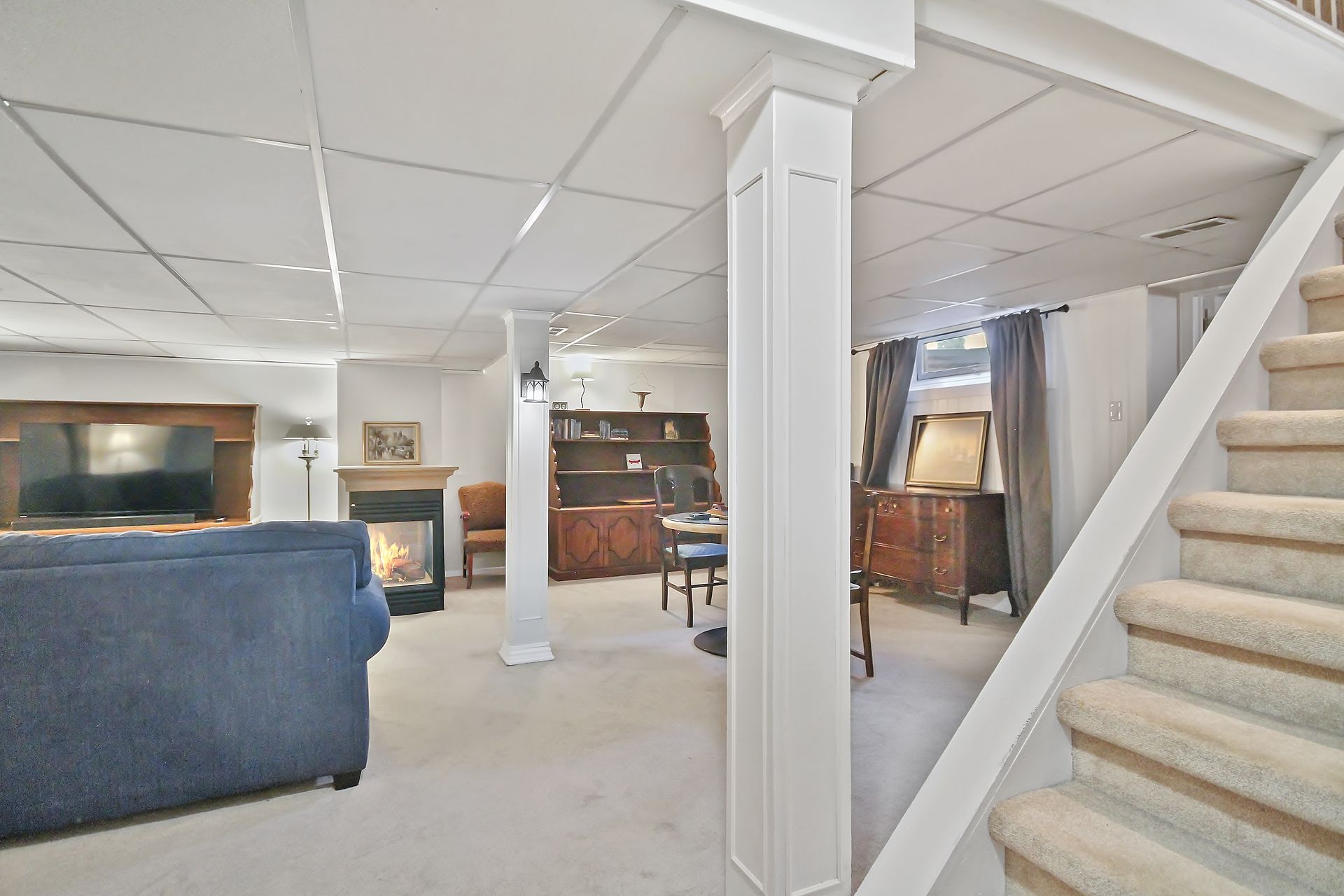 Virtual tour of 2241 Fillmore Crescent, Ottawa, Ontario, K1J 6A1