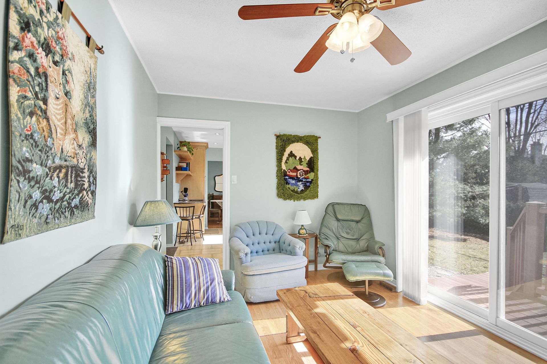 Virtual tour of 372 Phoenix Crescent, Orleans, Ontario, K1E 1V7