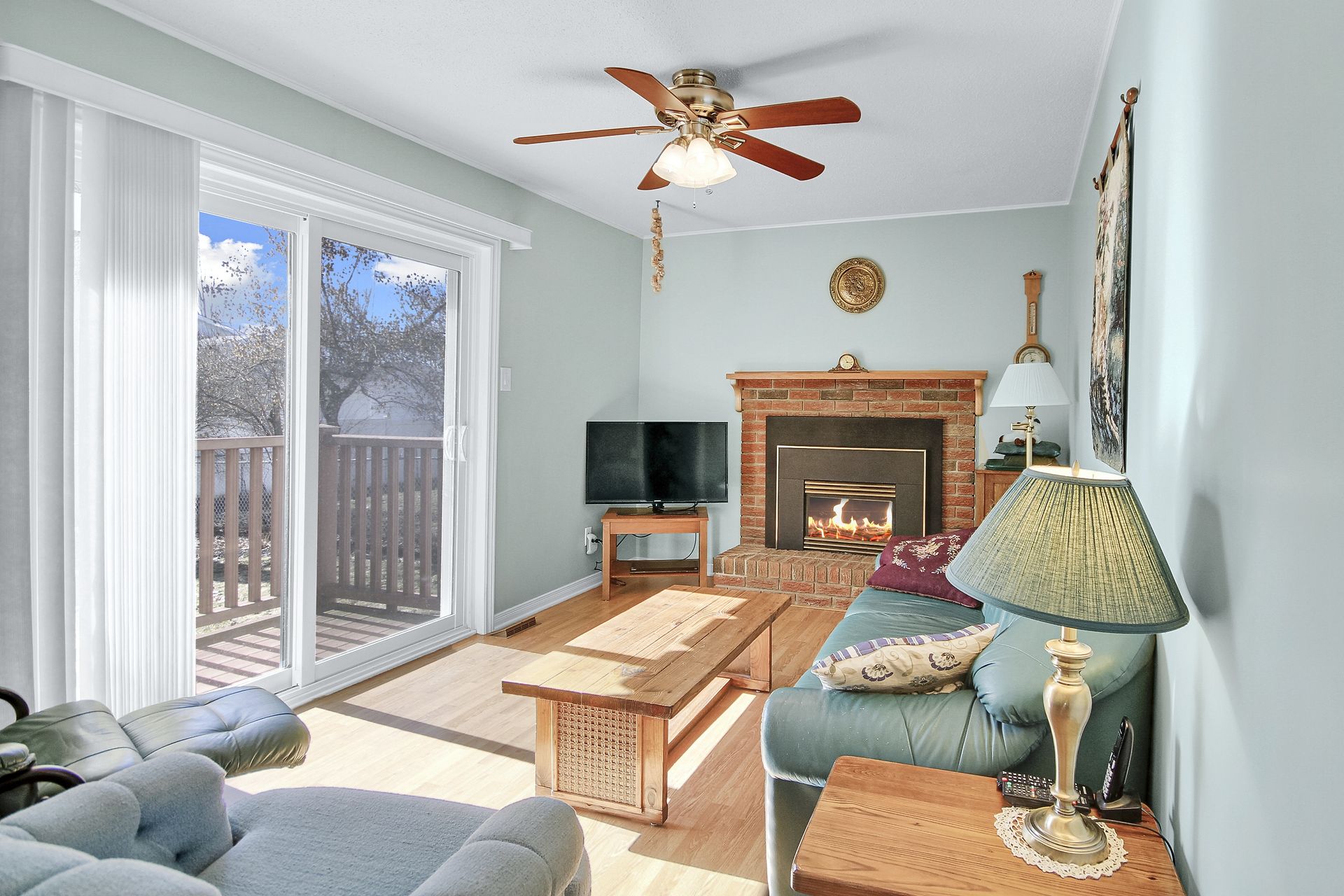 Virtual tour of 372 Phoenix Crescent, Orleans, Ontario, K1E 1V7