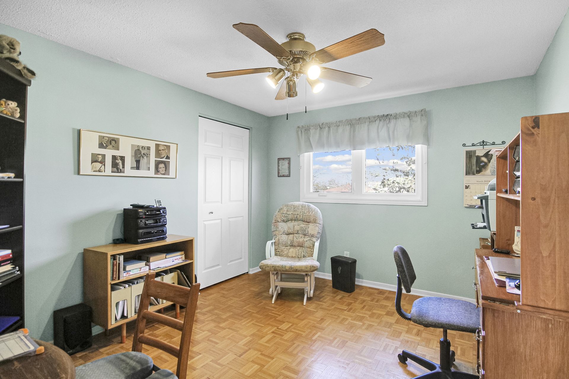 Virtual tour of 372 Phoenix Crescent, Orleans, Ontario, K1E 1V7