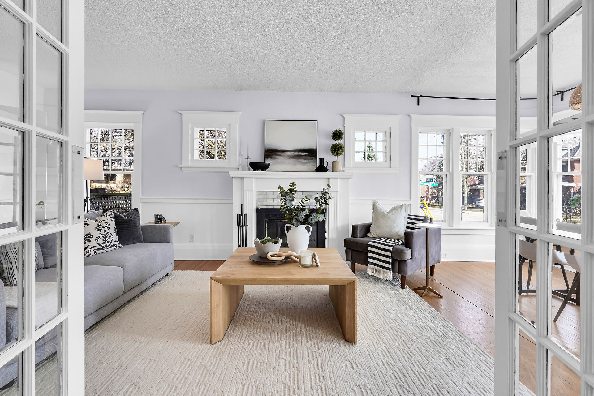 Virtual tour of 263 Ridout St S, London, Ontario, N6C 3Y7