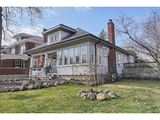 Virtual tour of 263 Ridout St S, London, Ontario, N6C 3Y7