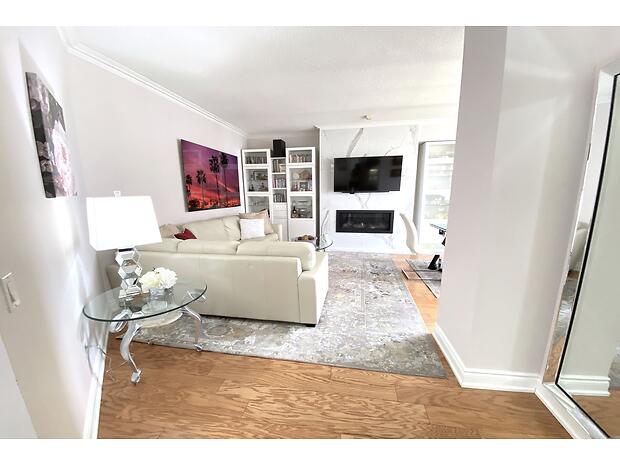 Virtual tour of 35 Kingsbridge Garden Circle #2701, Mississauga ...