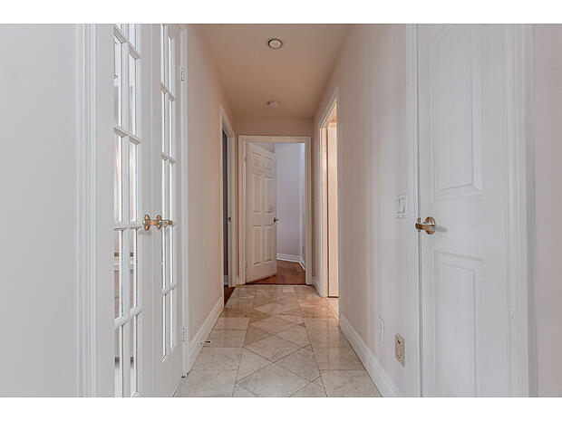 Virtual tour of 35 Kingsbridge Garden Circle #2701, Mississauga ...