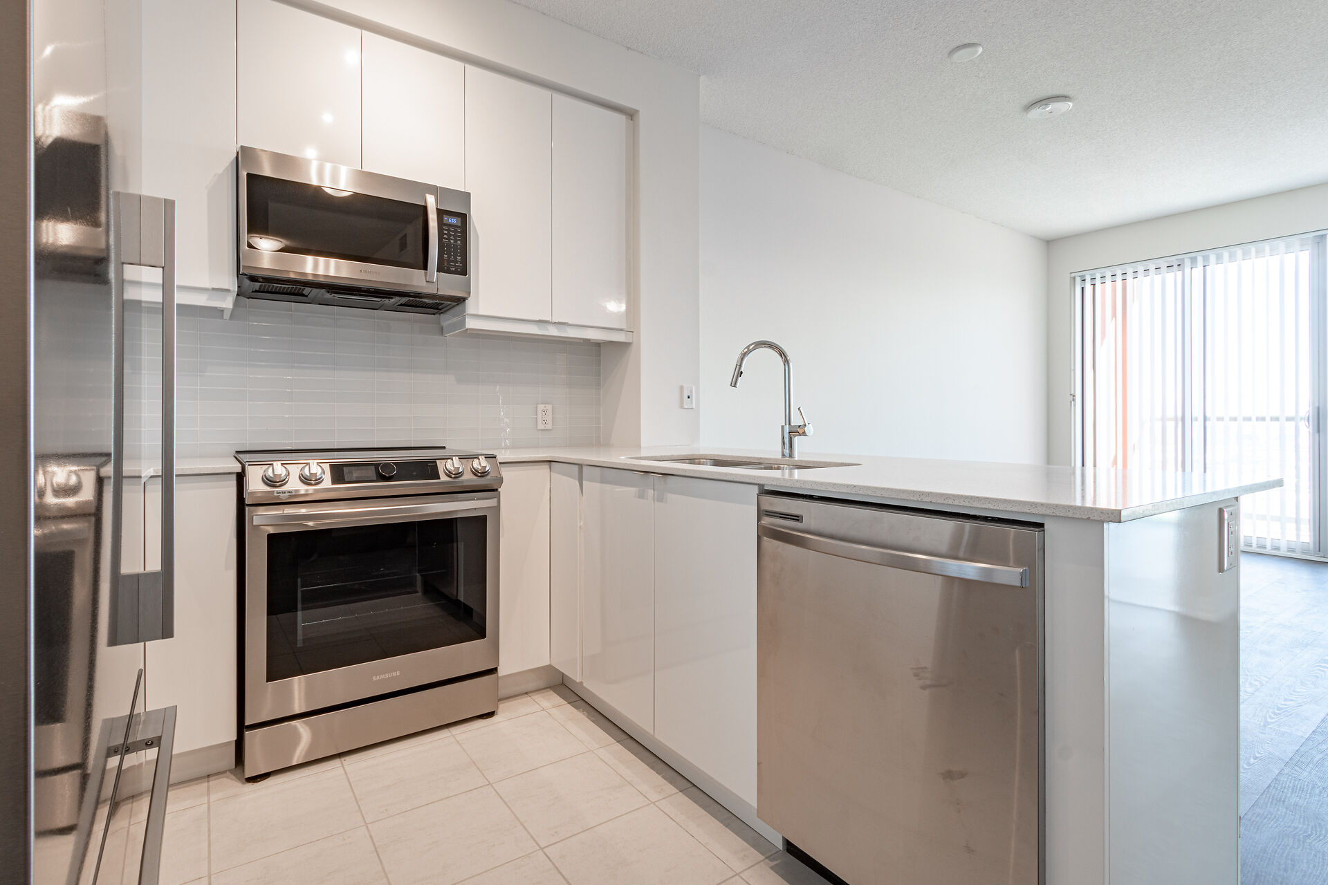 Virtual tour of 50 Thomas Riley Rd #1403, Etobicoke, Ontario, M9B 0C5