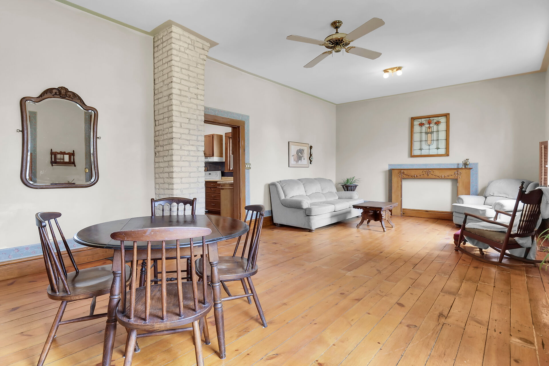 Virtual tour of 37 Tecumseh Avenue East, London, Ontario, N6C1R5