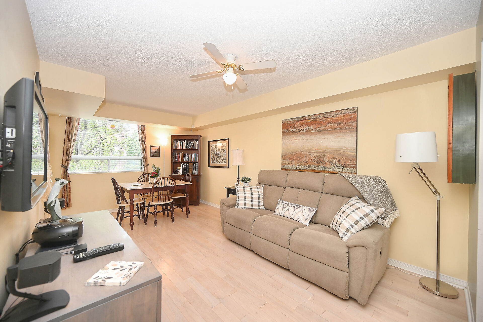 Virtual tour of 32 Tannery St. #204, Mississauga, Ontario, L5M 6T6